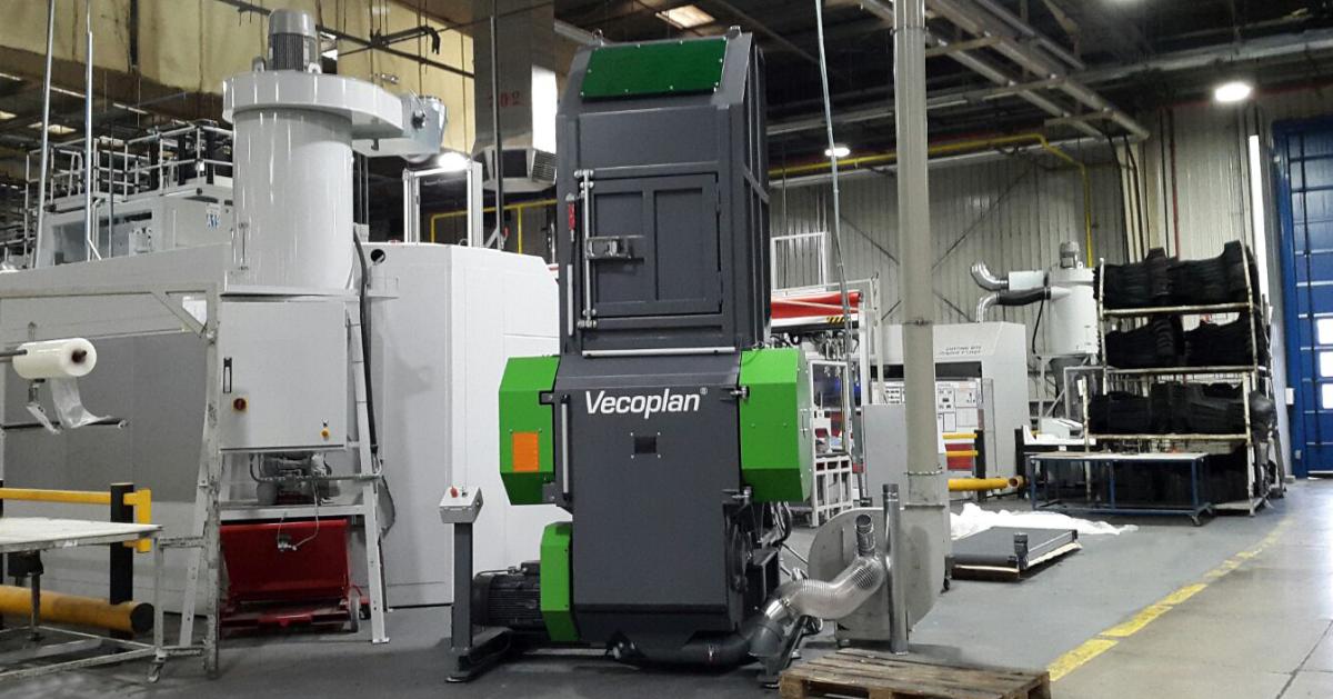 Two-stage plastic shredding | Vecoplan